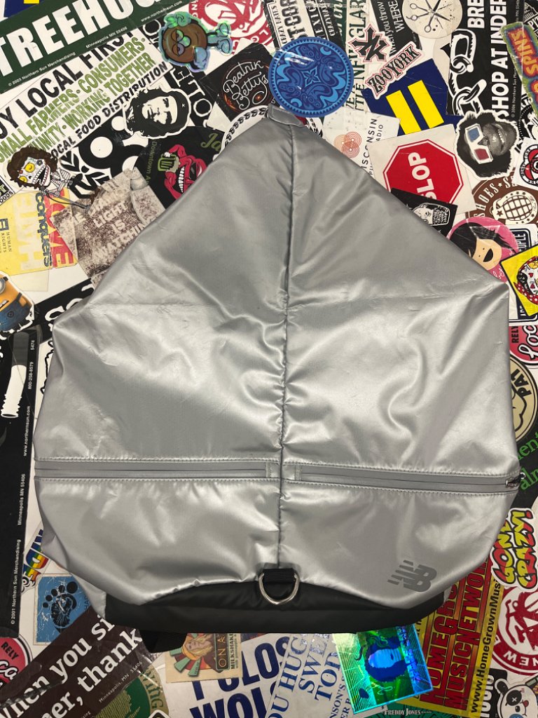 NEW BALANCE REFLECTIVE BACKPACK – Beatnik Bettys Resale Butik